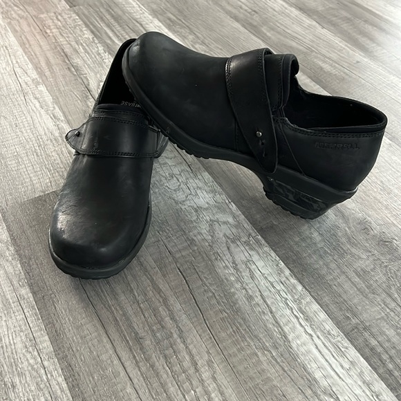 Merrell | Shoes | Merrell Black Leather Clogs Worn Once Cute With Jeans ...